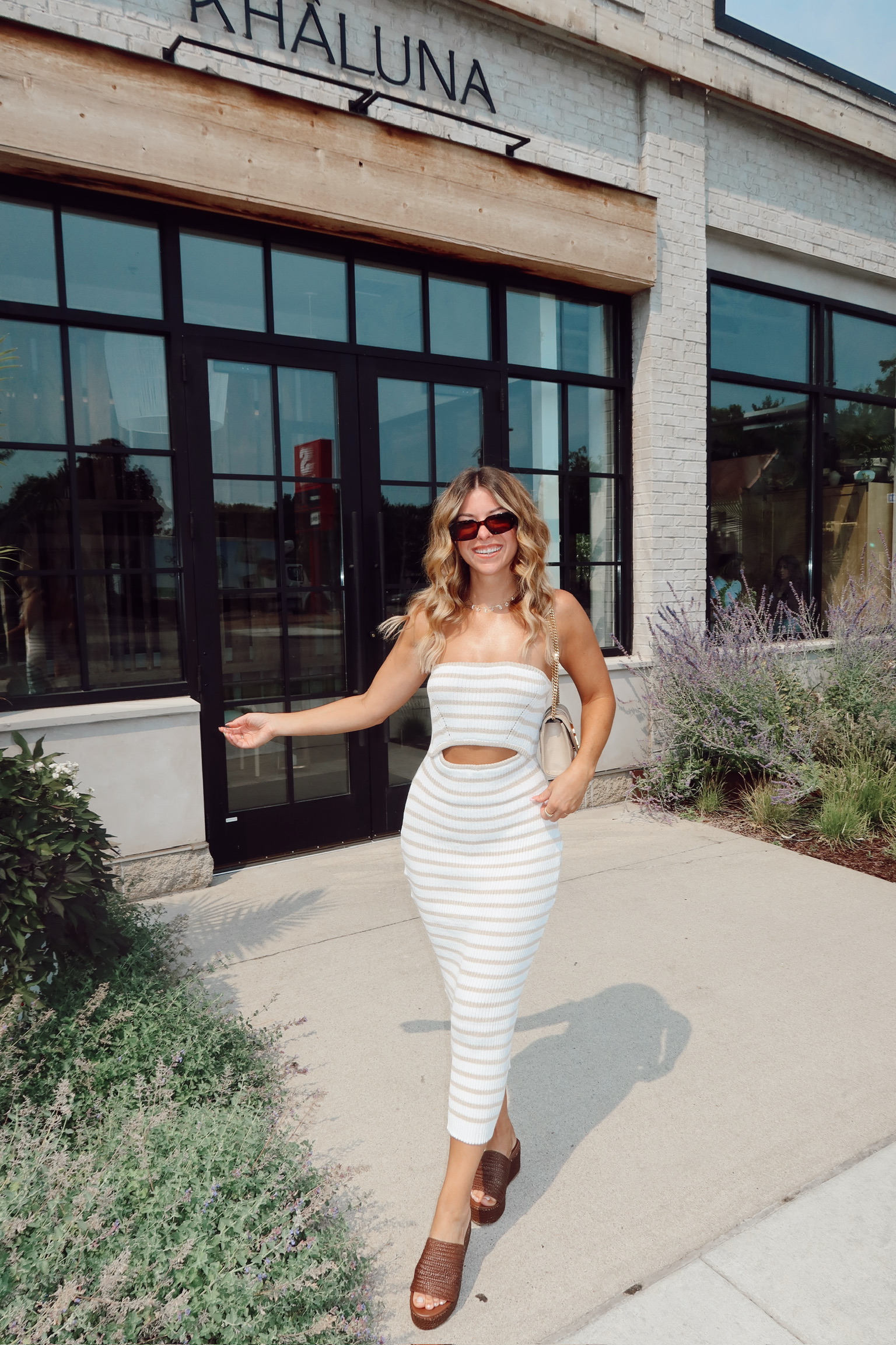 khaluna – Classy clean chic